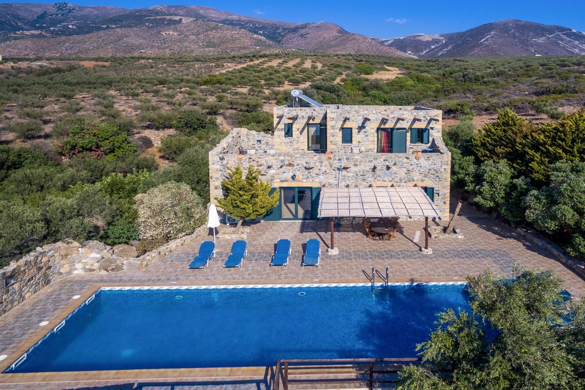 Elafonisi beach villa in Crete with swimming pool, rent Crete villas